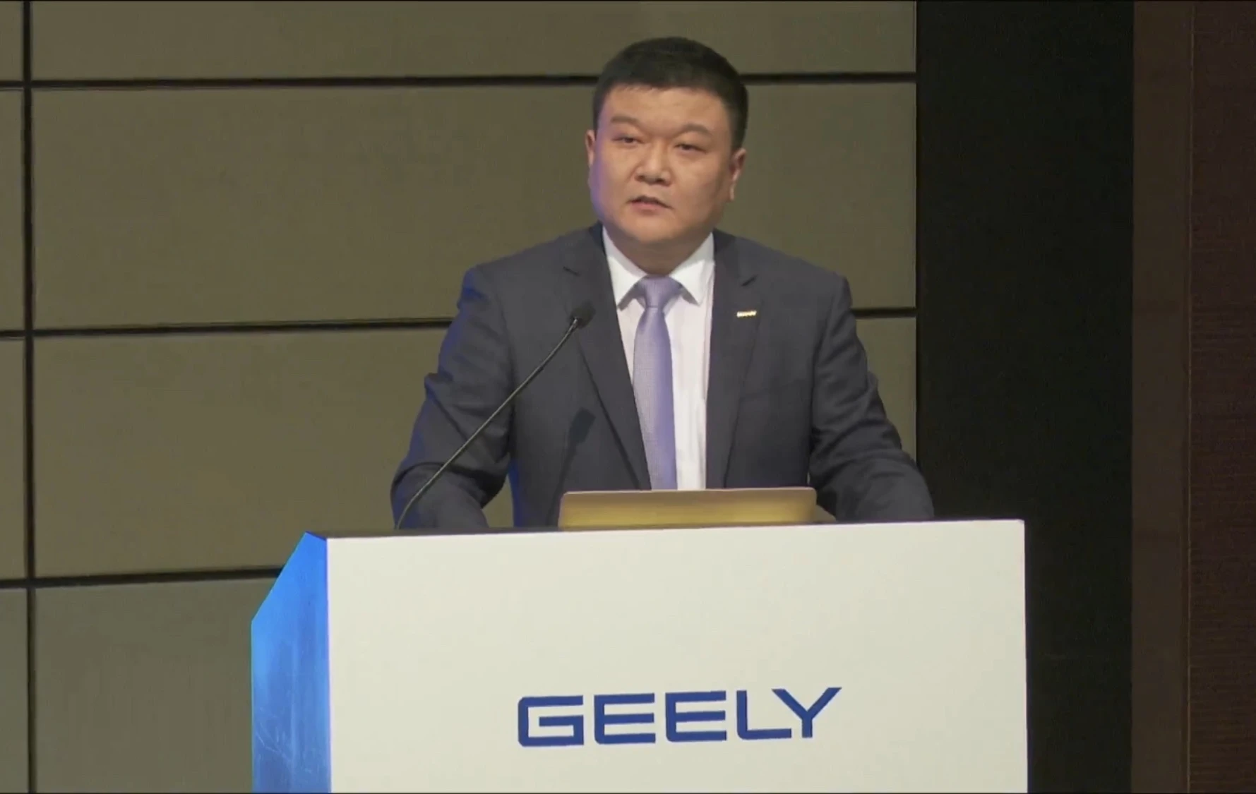 Geely Adopts Rotating Leadership Model; Finance Veteran Dai Qing ...